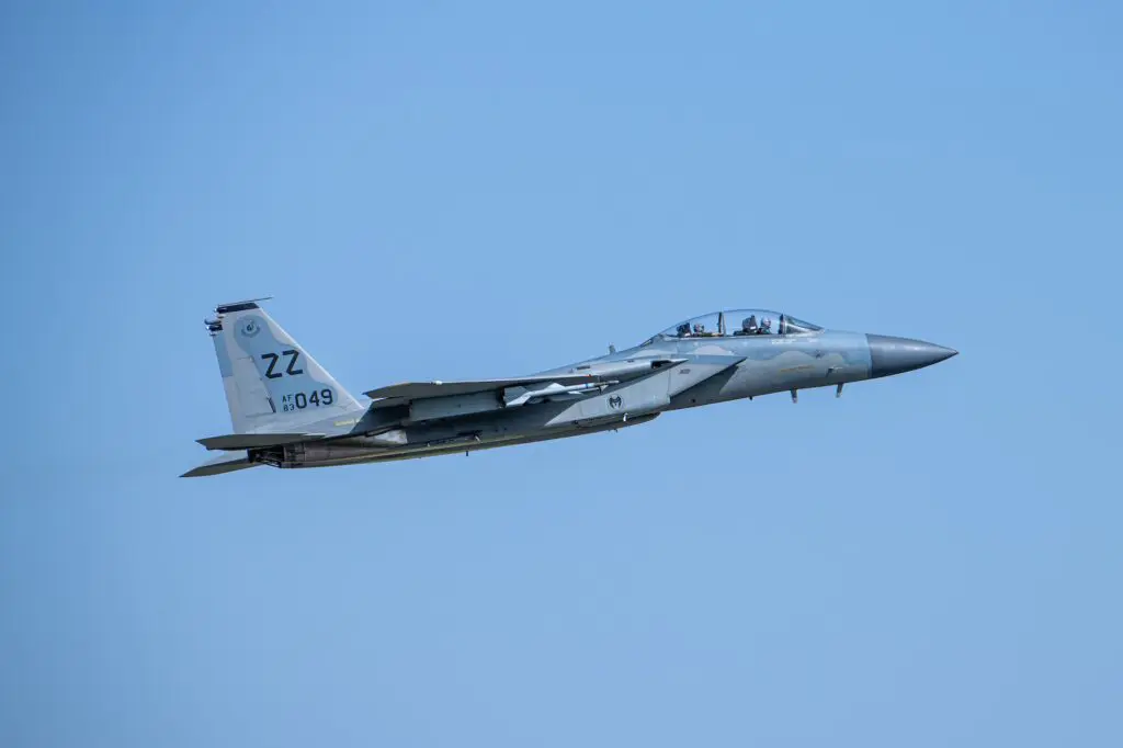La Fuerza Aérea de EE.UU. se alista para completar el retiro de los últimos cazas F-15C Eagle de ...
